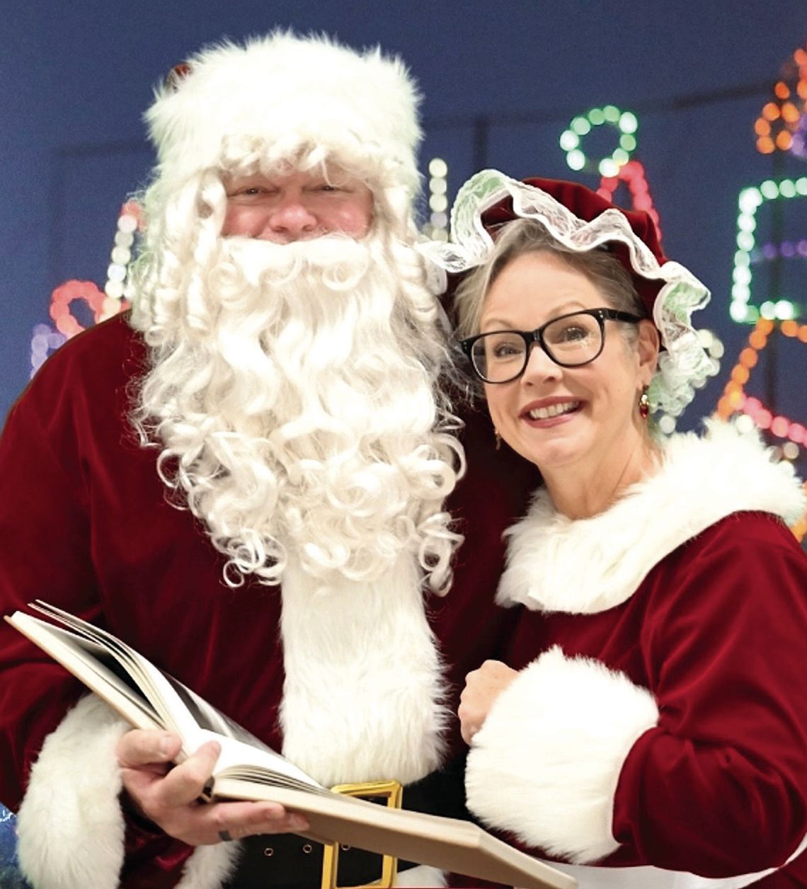 Santa, Mrs. Claus visit library Friday